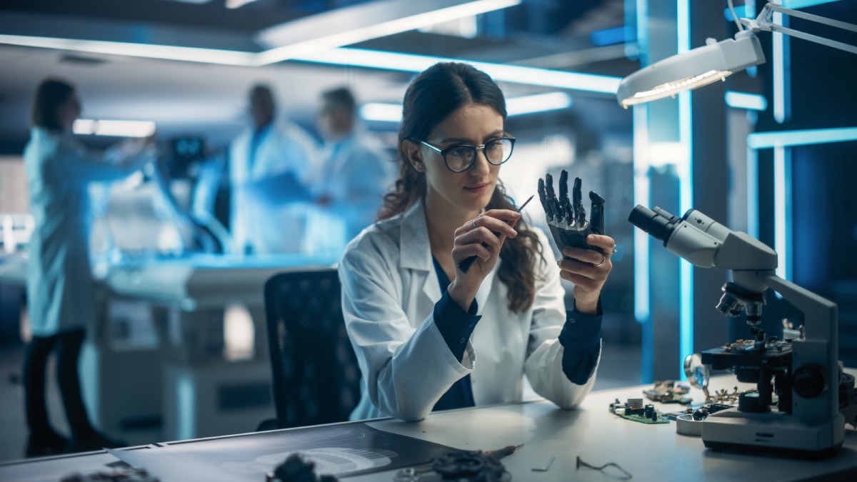 Humanoid robotics | Strategy& Middle East